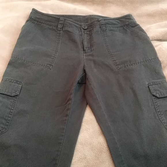 Caslon | Pants & Jumpsuits | Black Faded Cargo Capri Pants | Poshmark